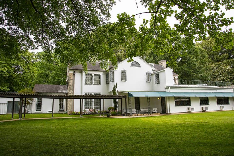 Take a tour inside Graceland