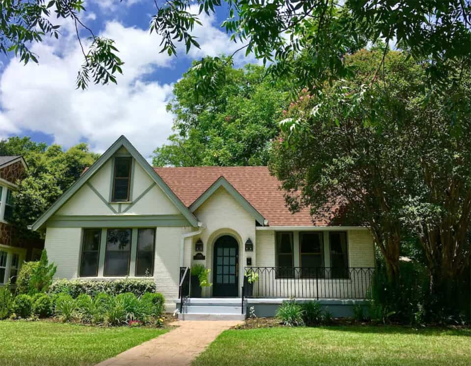 Stay in the Fixer Upper "Shotgun House", Waco Texas - Blogger at Large