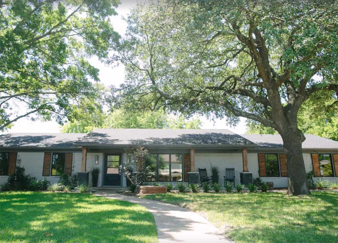 Stay in the Fixer Upper "Shotgun House", Waco Texas - Blogger at Large