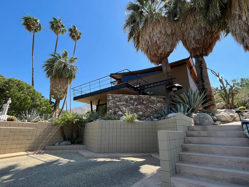 Tour Palm Springs mid-century modern homes - Blogger at Large