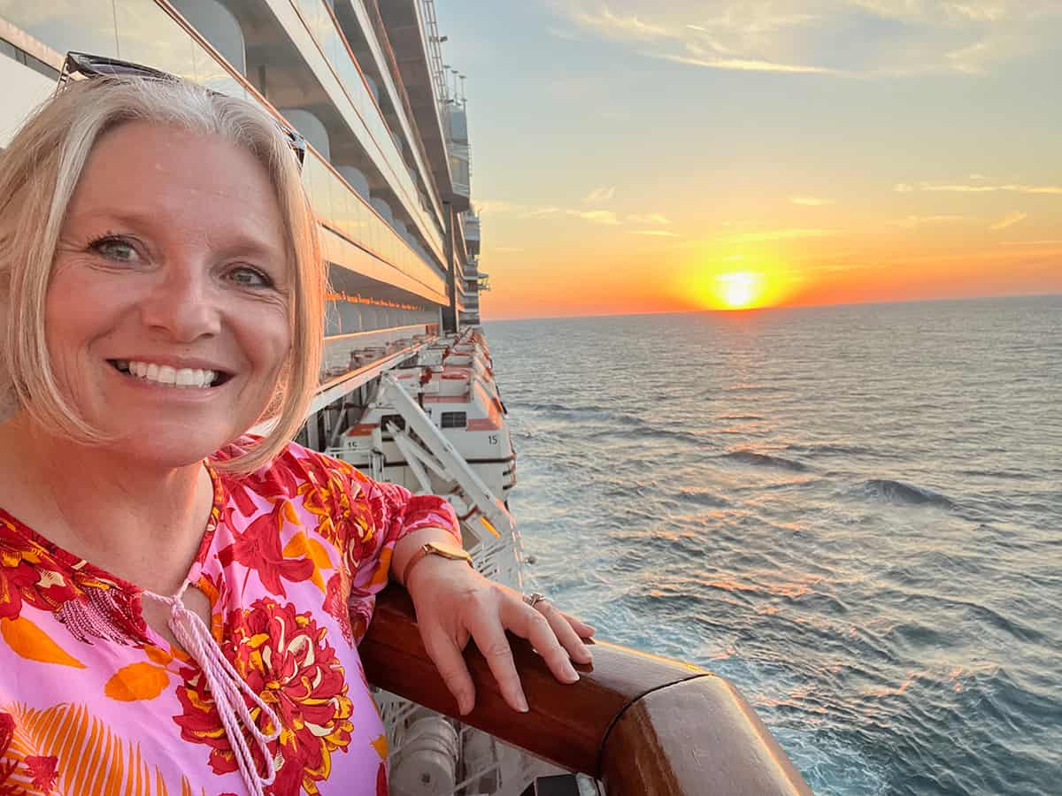 Look around Holland America Line's Oosterdam with me - Blogger at Large