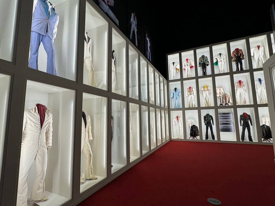 Take a tour inside Graceland