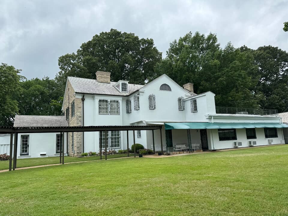 Take a tour inside Graceland